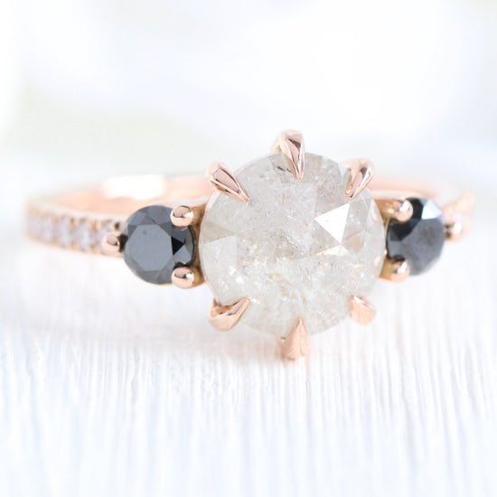 Round Cut Engagement Rings, Round Shaped Ring and Bridal Wedding Sets ...